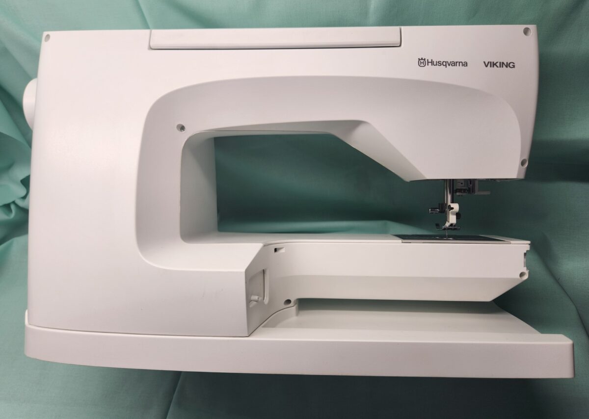 Husqvarna Viking Designer Royale Sewing/Embroidery Machine
